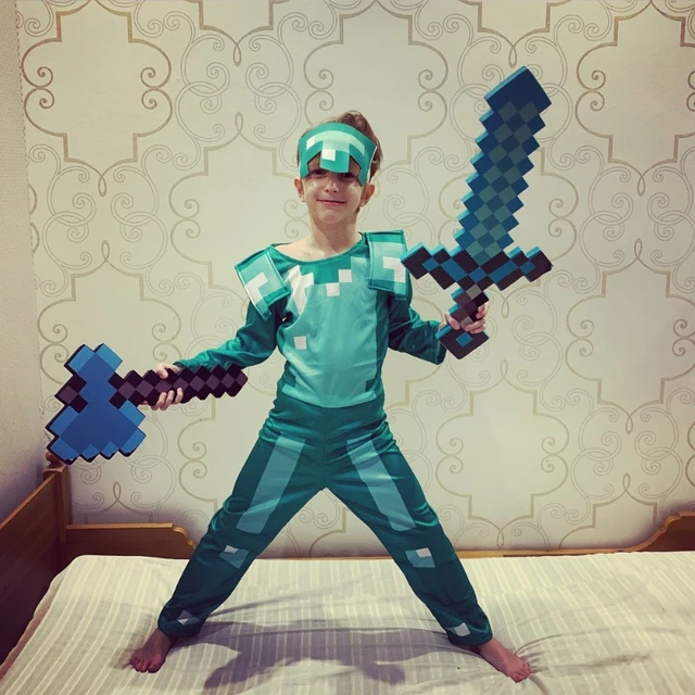 Minecraft Diamond Armor Steve With Diamond Sword