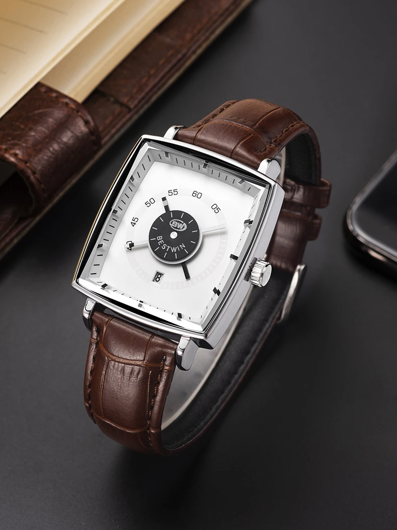 Montre à quartz de luxe pour homme avec cadran fémintuel inhabituel ...