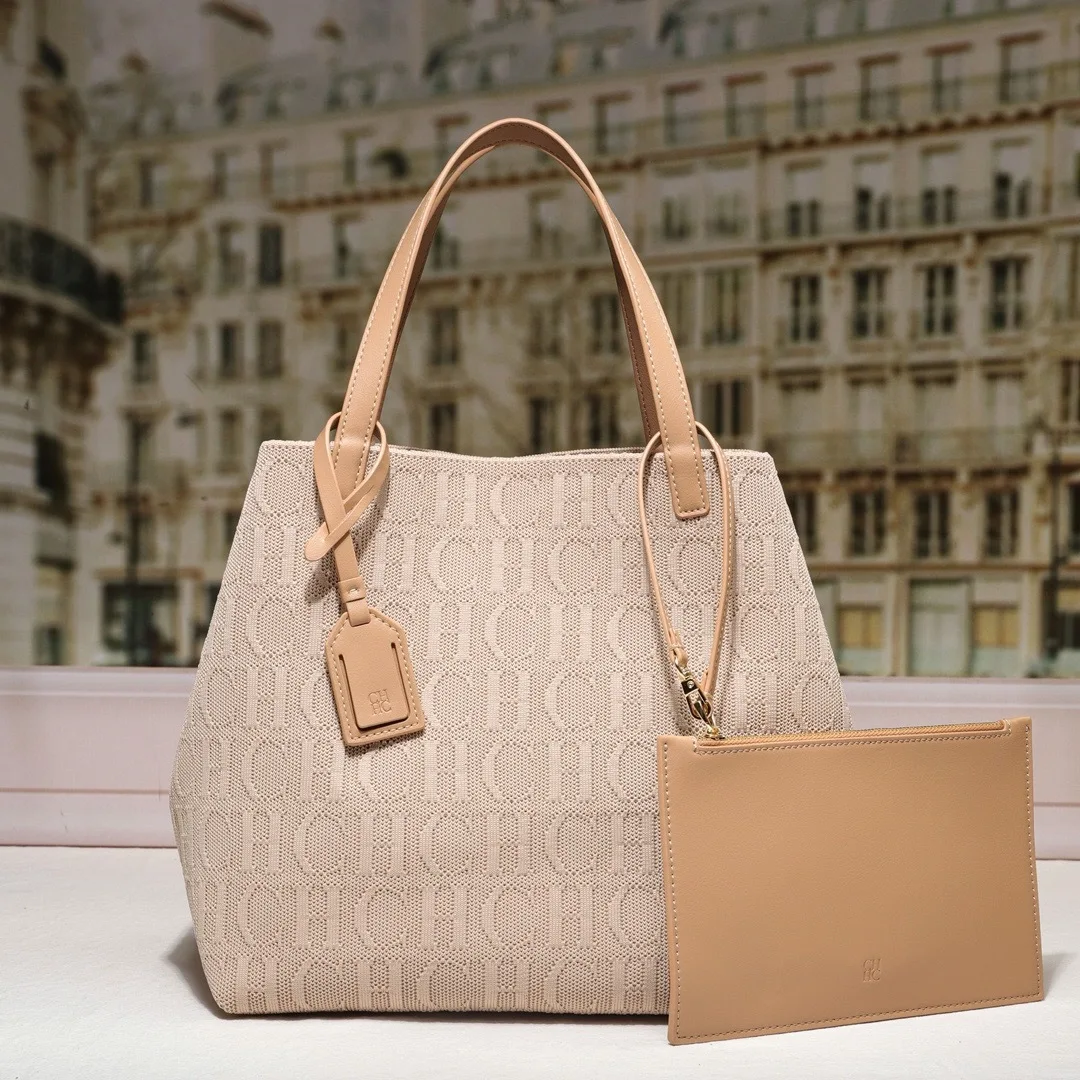 CHHC 2025 Elegant Ladies Leather Crossbody Bag For Everyday Use By ...
