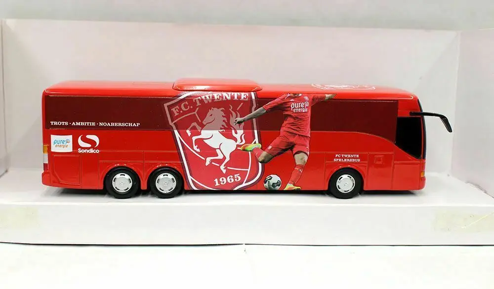 FC-Twente-SpelersBus-Trots-Ambitie-Noaberschap-Team-Bus-DieCast-Model-New-in-Box.jpg