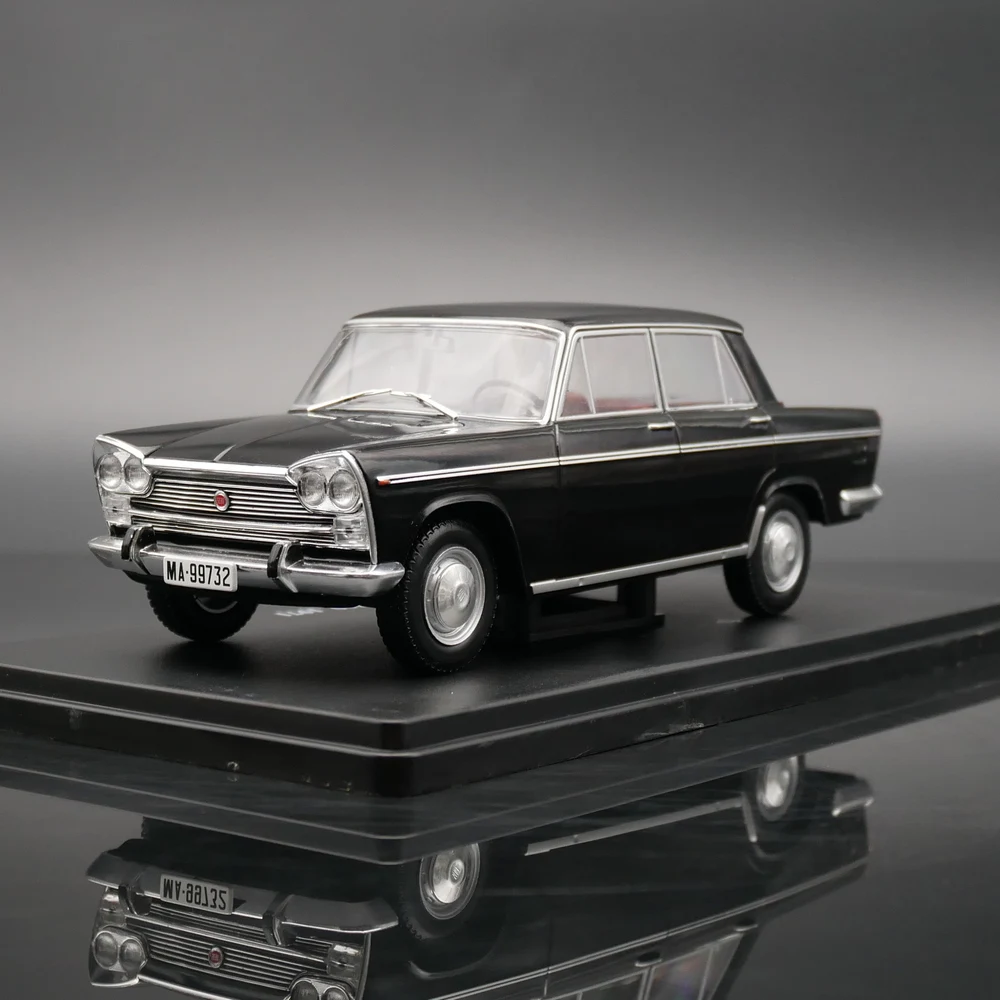 IXO-1-24-Seat-1500-1971-Diecast-Car-Model-Metal-Toy-Vehicle.jpg
