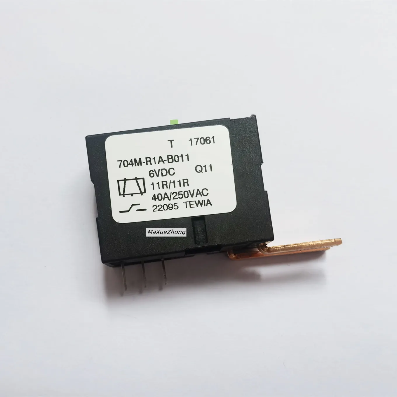 Original new 100% 704M-R1A-B035 10.5VDC 35R/35R 40A 704M-R1A-B011 6VDC ...