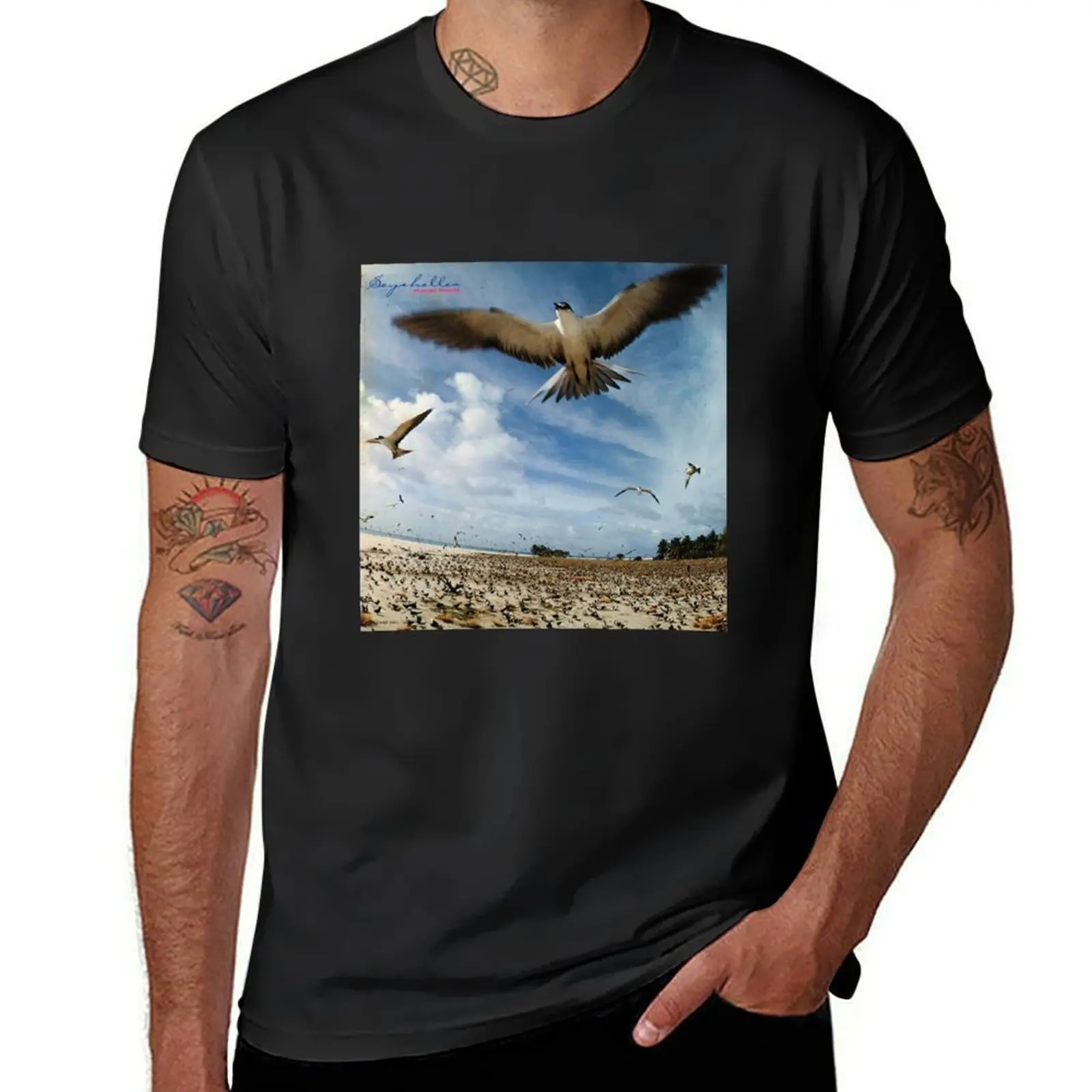 MASAYOSHI TAKANAKA T-Shirt: Retro Tarzlı ve Konforlu Giyim Seçeneği