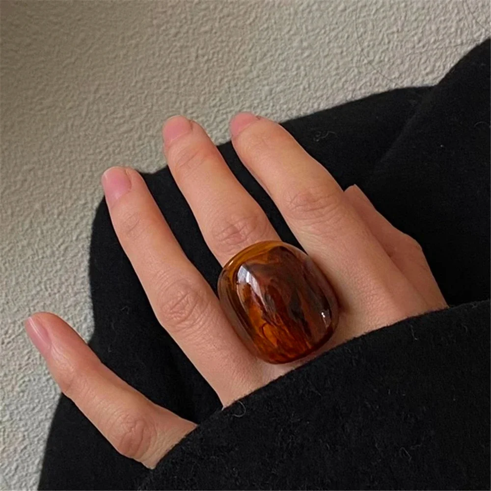 New-Vintage-Trendy-Large-Finger-Rings-for-Women-Exaggerated-Amber-Color ...