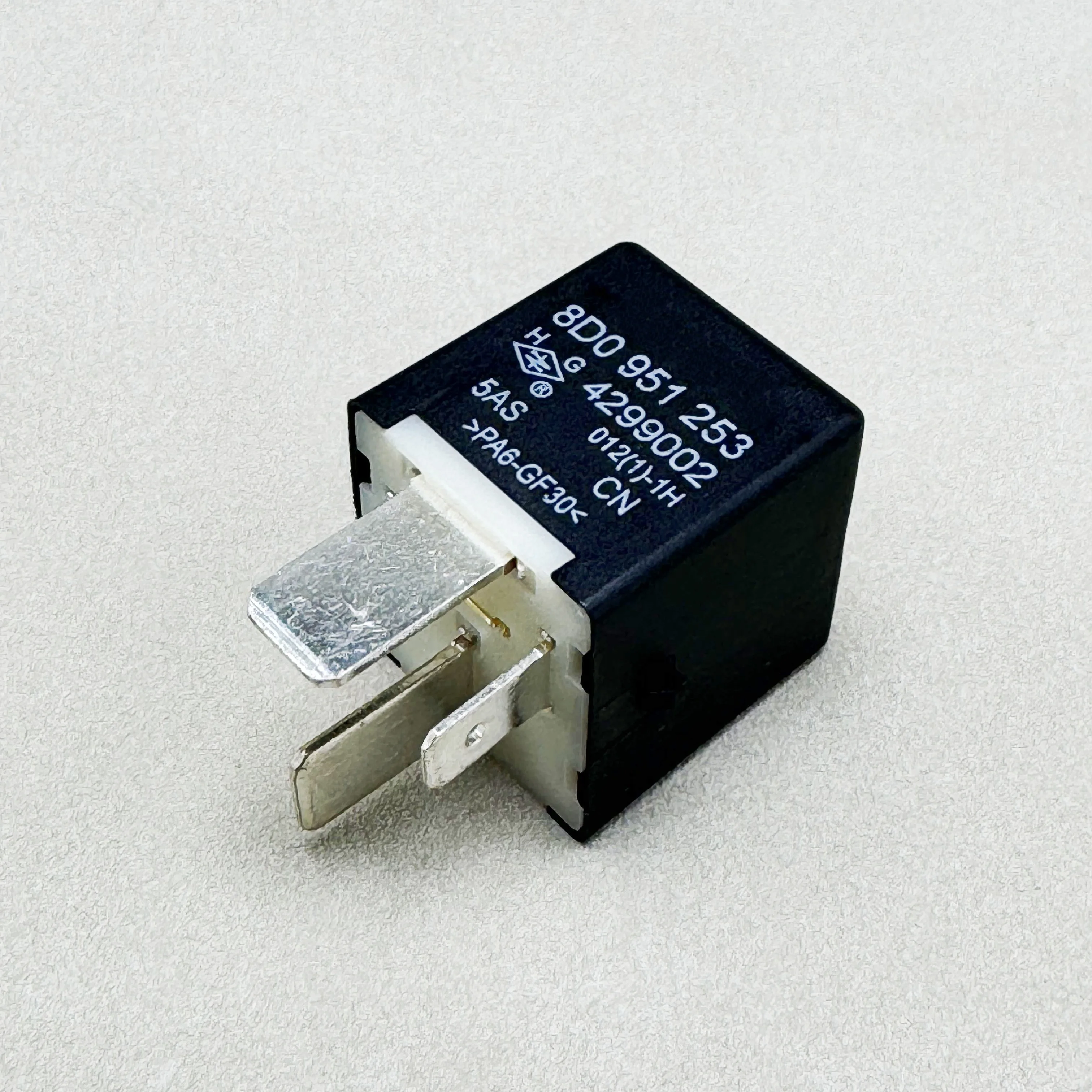 Fuel pump relay #370 Fit for Audi A6 AUDI A6/AVANT AA4C AUDI A4/S4 ...