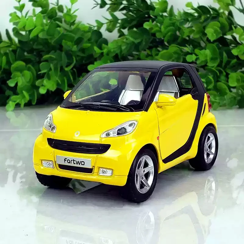 1:32 Smart Alloy Car Model, Sound and Light Children's Toys, Door ...