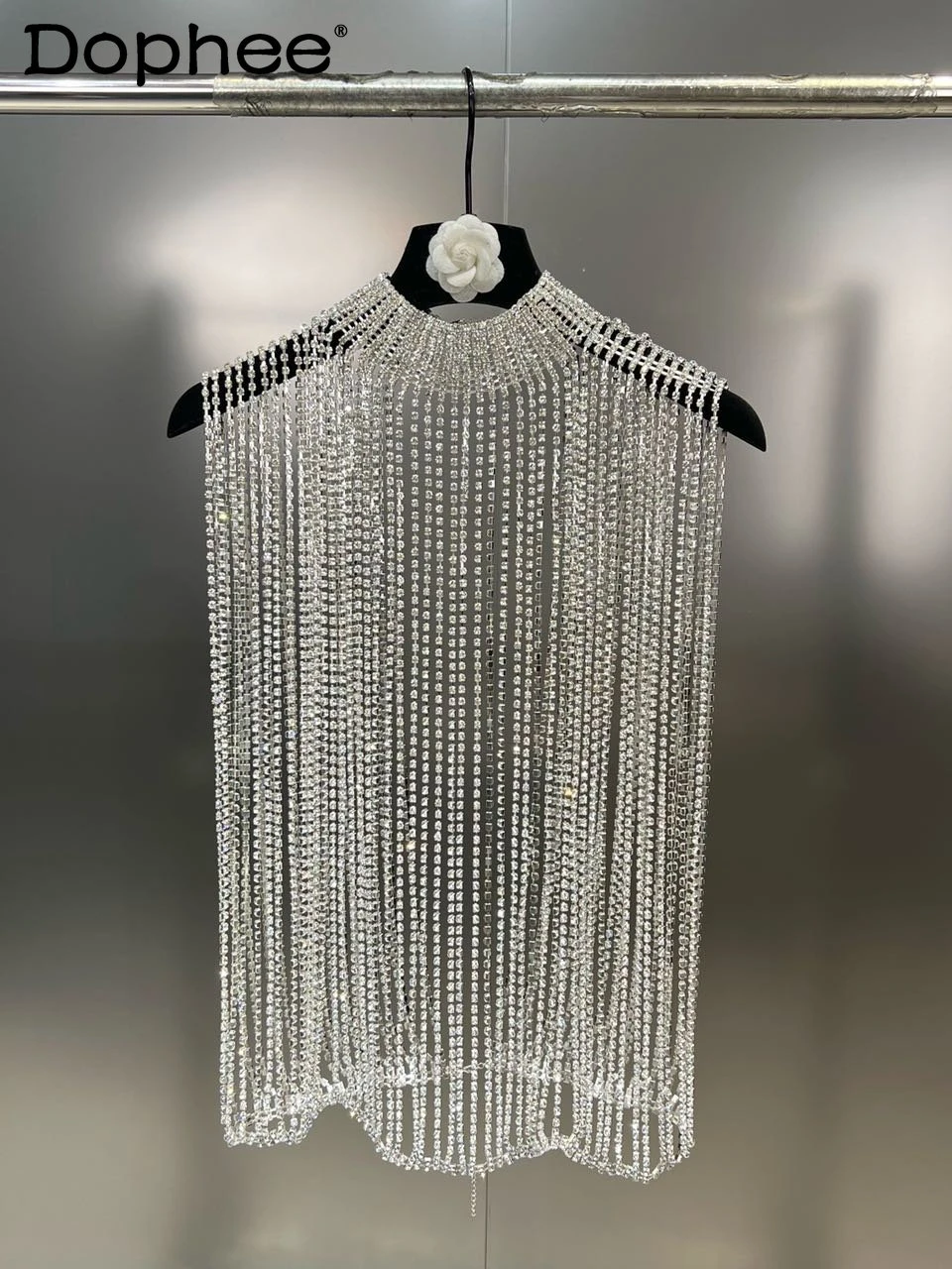 Spring 2023 Stand Collar Sleeveless Shiny Diamond Chain Decoration See ...