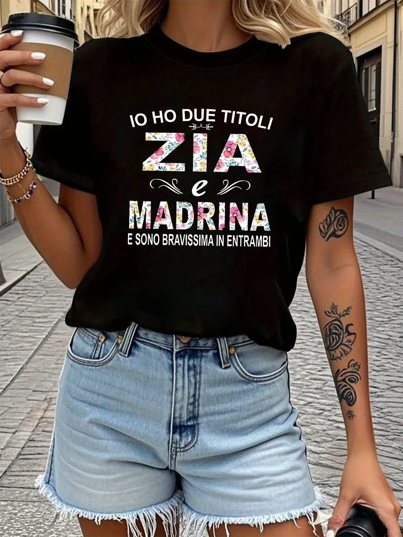 Women's Short Sleeve T-shirt IO HO DUE TITOLI ZIA E MADRINA E SONO ...