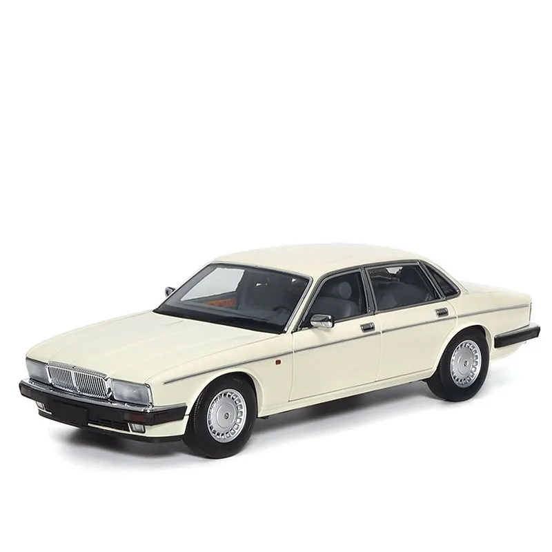 Almost-Real-AR1-18-Jaguar-XJ6-XJ40-white-alloy-full-open-model.jpg