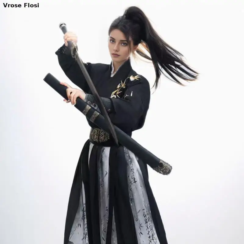 Female Samurai Cosplay: The Real Deal Behind This Authentic Hanfu ...