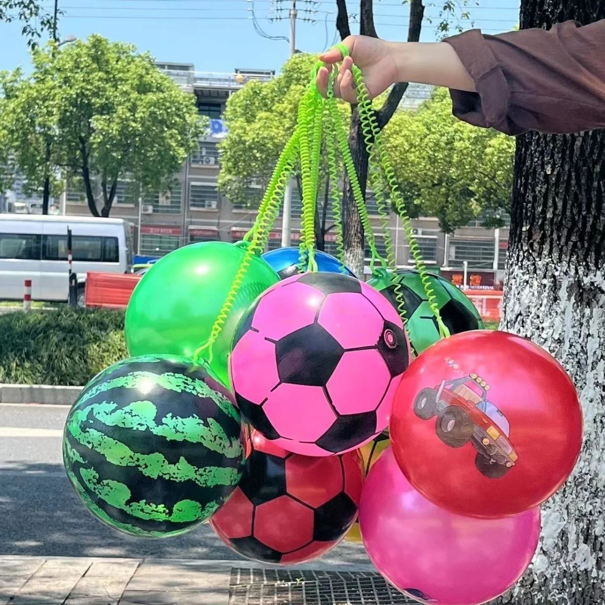 Hand pulled ball pulling force through elasticity fast shuttle ball ...