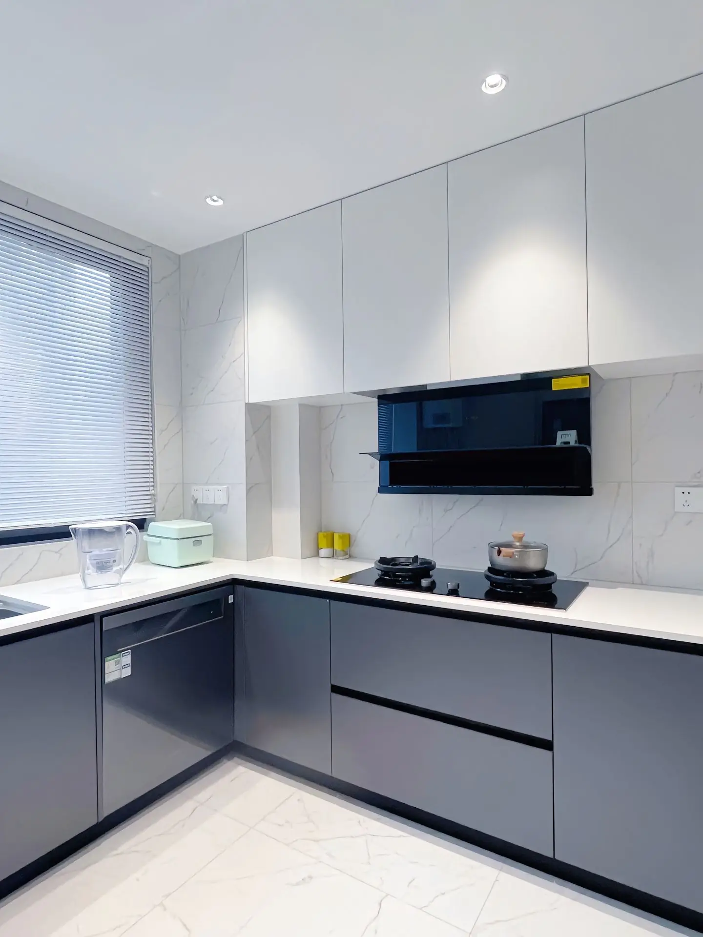 Apartment Small Kitchen Design Malaysia: How This White Lacquer Cabinet ...