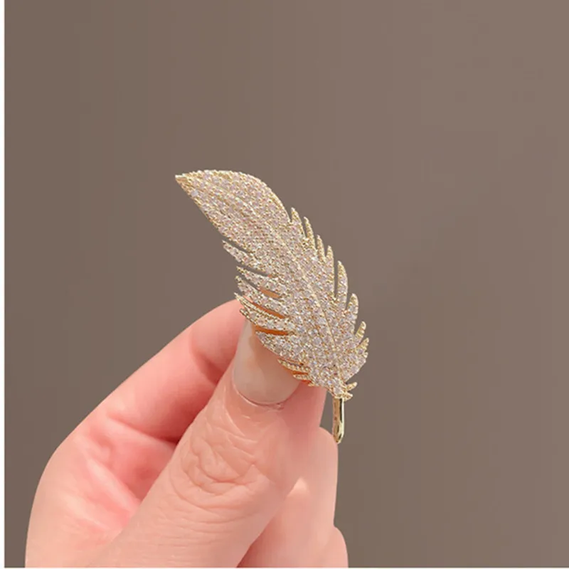 Luxury Elegant White Crystal Feather Brooches Yellow Gold Color ...