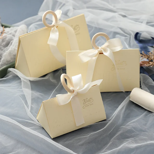 Spot European Triangle Gift Box With Hand Ceremony Wedding Candy Box ...