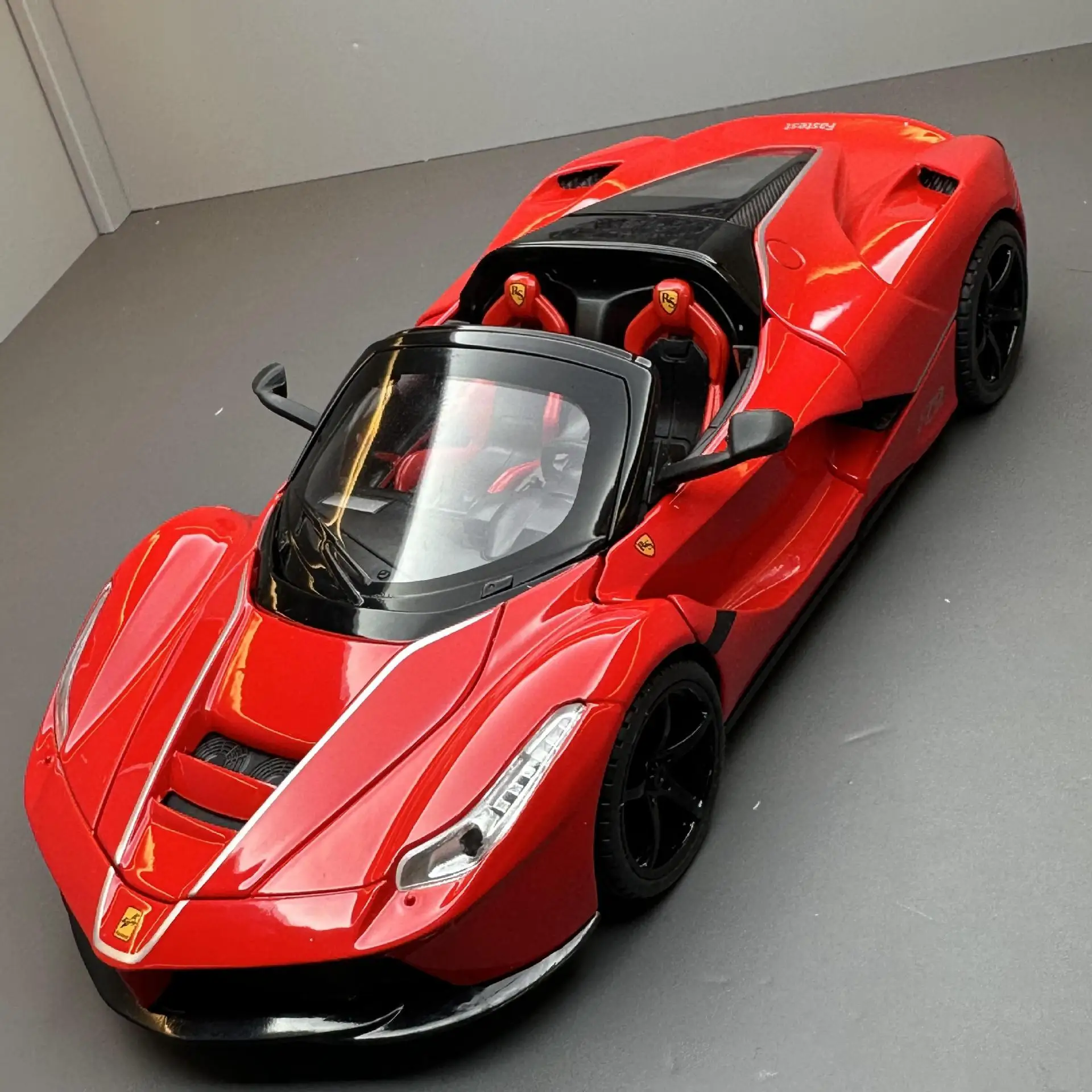 1-22-Ferrari-Laferrari-convertible-Alloy-Racing-Car-Model-Diecast-Metal ...