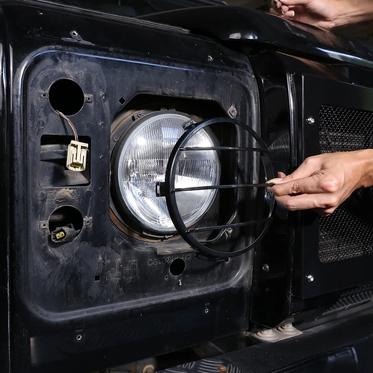 For-Land-Rover-Defender-110-2004-20192-Car-Headlight-Lampshade-Headlamp ...