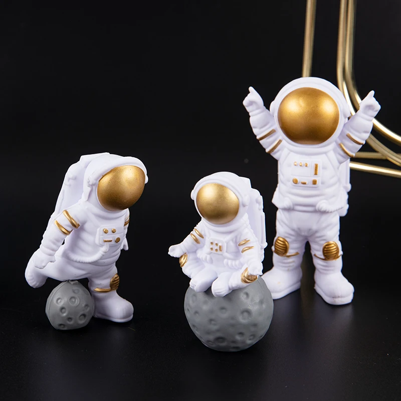 Mini Astronaut Statue