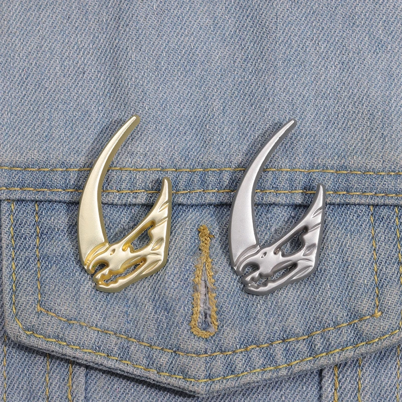 Game-Weapons-Enamel-Pins-Custom-Gold-Color-Ailver-Color-Metal-Brooches ...