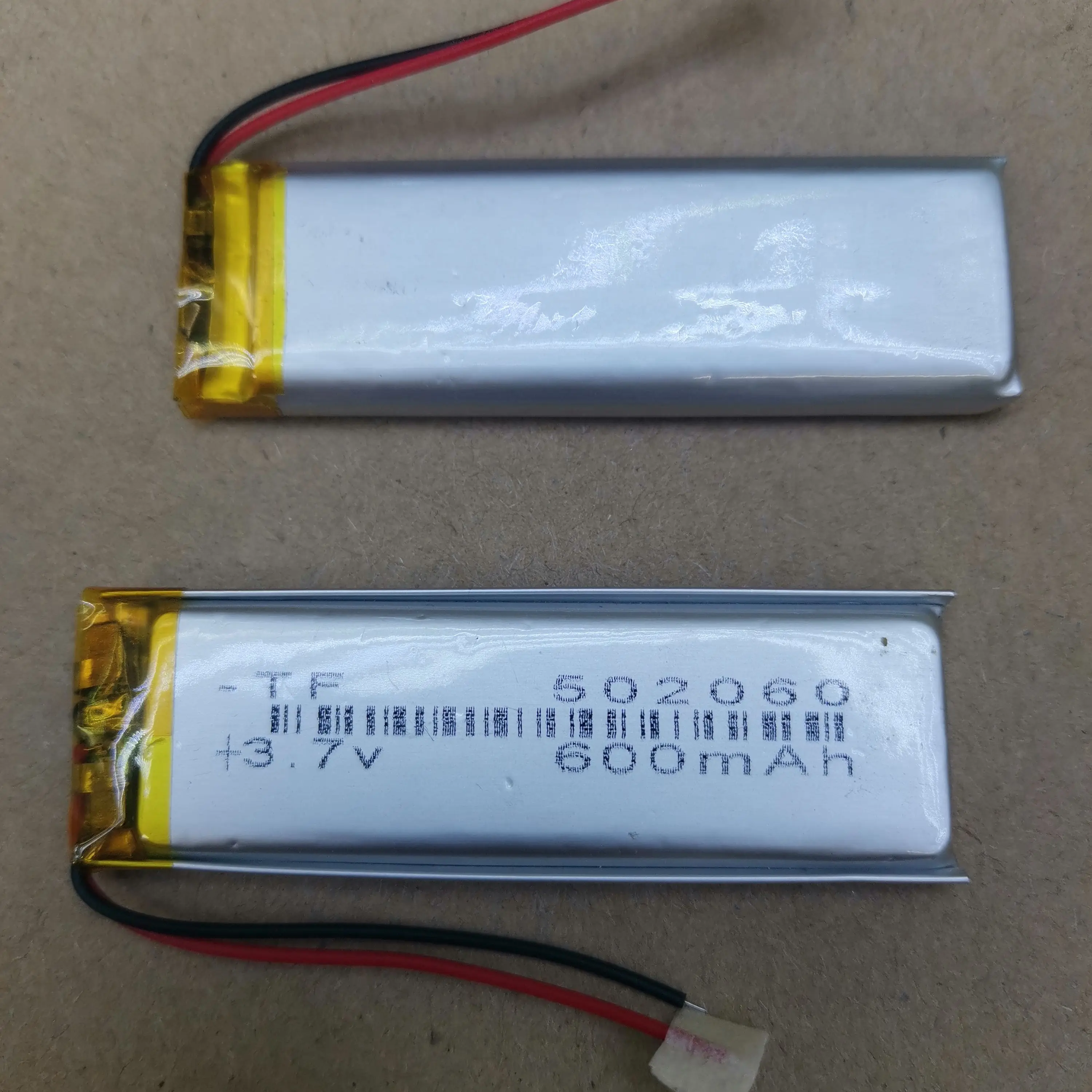 3-7V-2-wires-502060-052060P-600mah-lithium-battery-with-protection ...