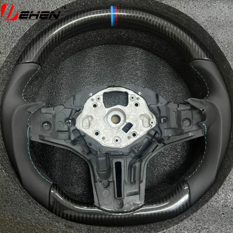 Volante-desportivo-de-fibra-de-carbono-BMW-G20-G30-G80-G82-G26-F40-F44-G01-G02.png