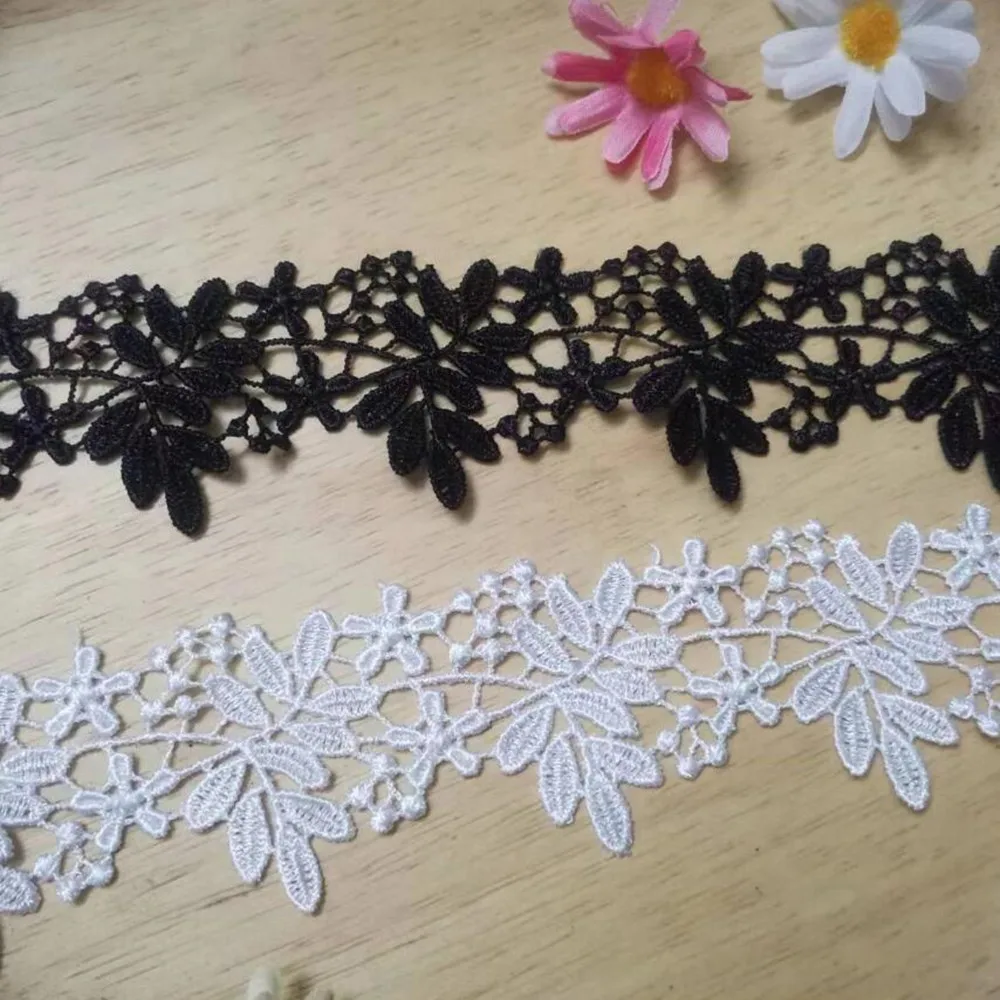 Tela de encaje bordado de lujo, apliques de cinta blanca y negra de guipur, accesorios de ...