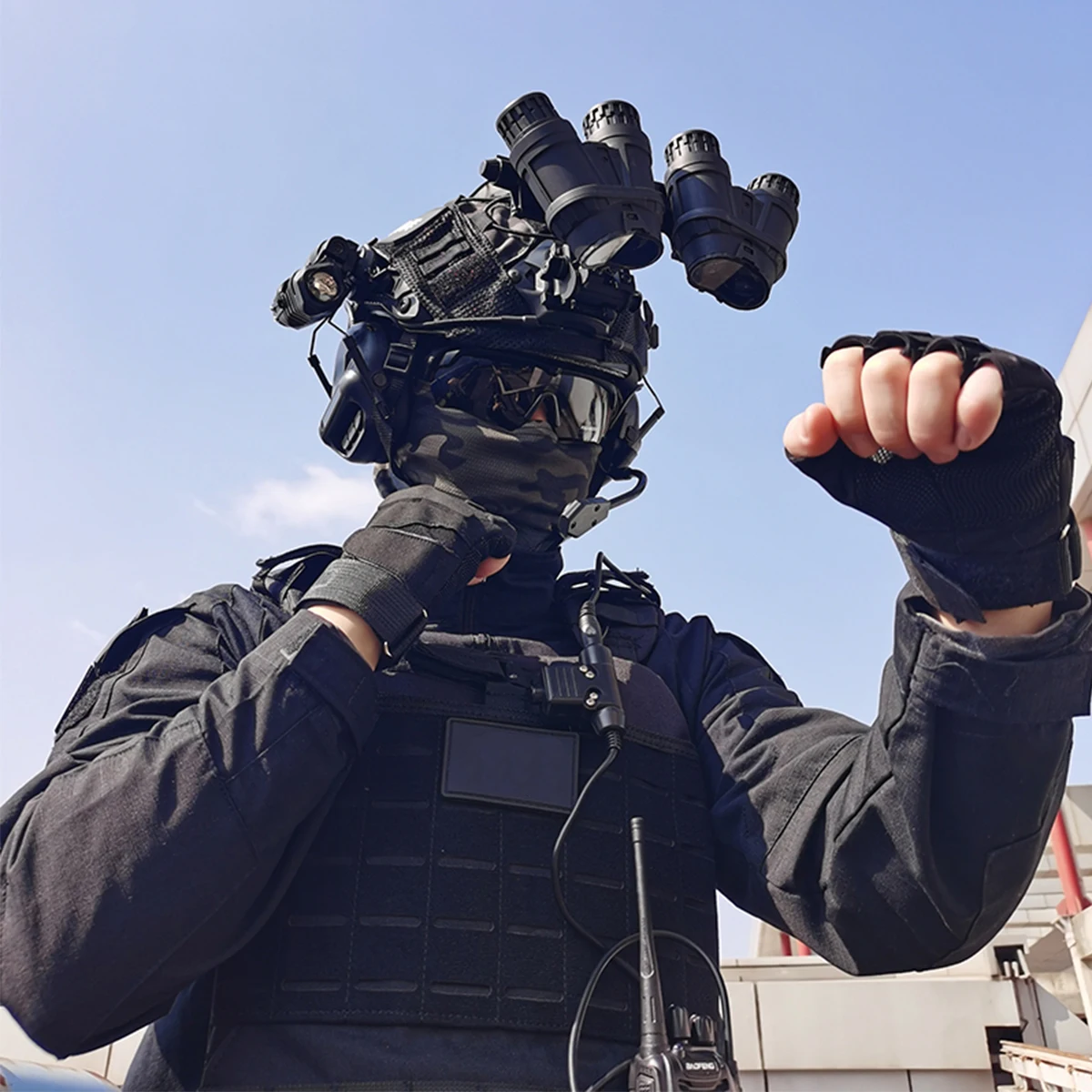 FAST-Tactical-Helmet-Set-with-Night-Vision-Headphones-Flashlight ...