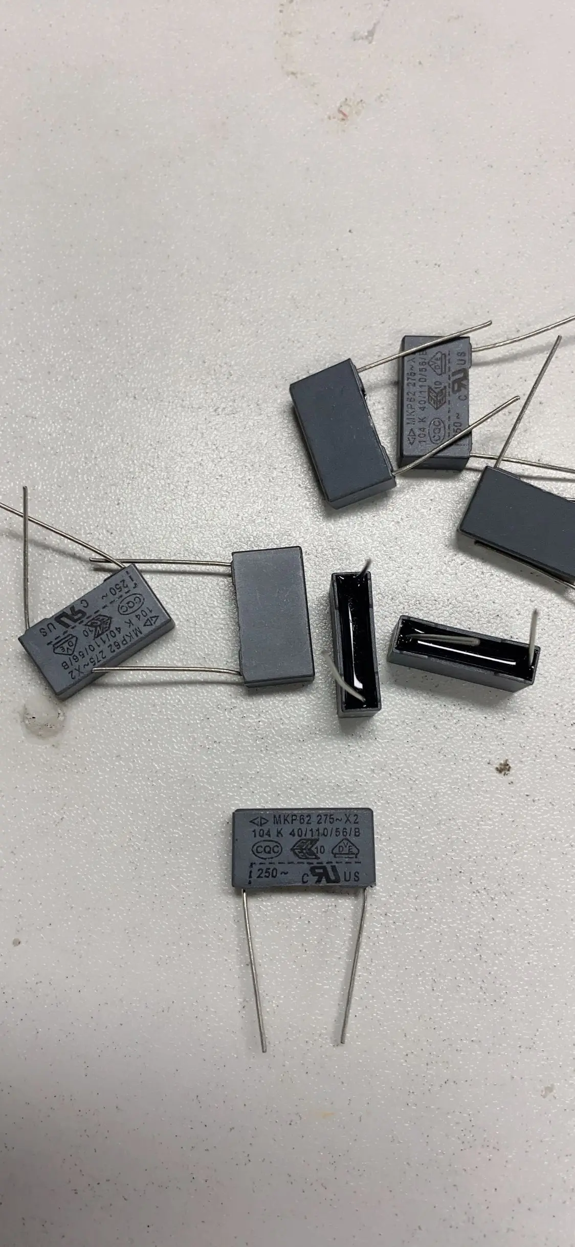 10PCS -1lot Farah safety capacitor MKP62 275V X2 104M 104K 104 100NF 0.1UF P=15M