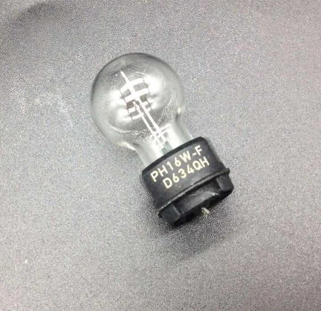 2pcs used For Mercedes Benz S350 E230 car brake light bulb tail light ...