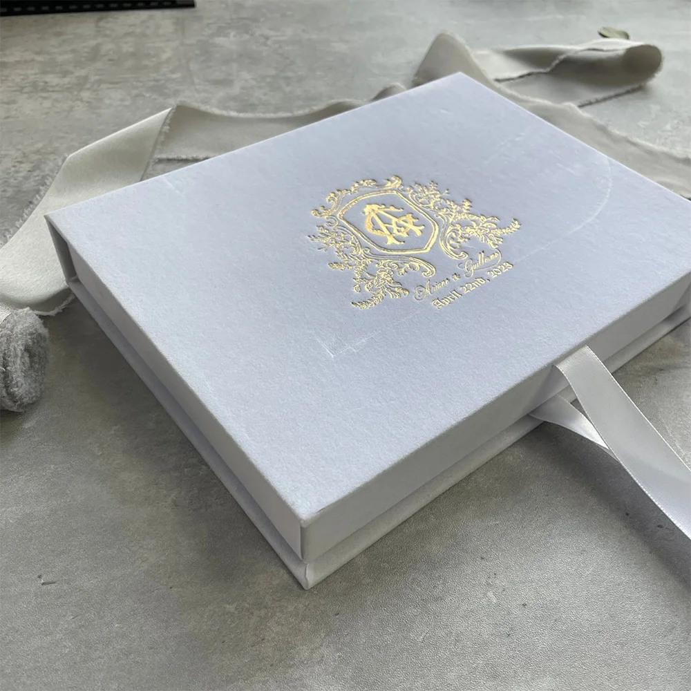 Luxury-Velvet-Wedding-Invitation-Box-Suede-Acrylic-Wedding-Invitations ...