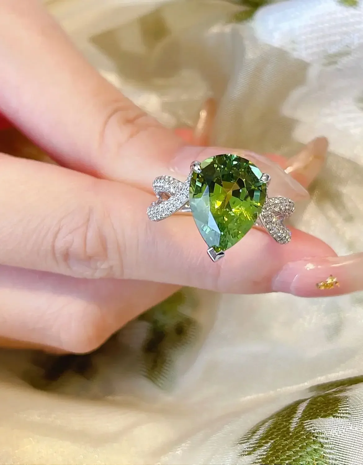 Antique Peridot Jewelry