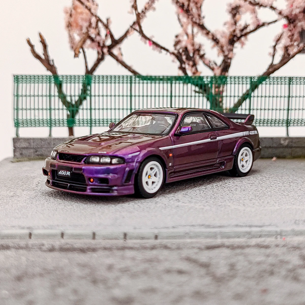 Carro-modelo-Inno-nissan-400r-1-64-r33-gt-r.jpg