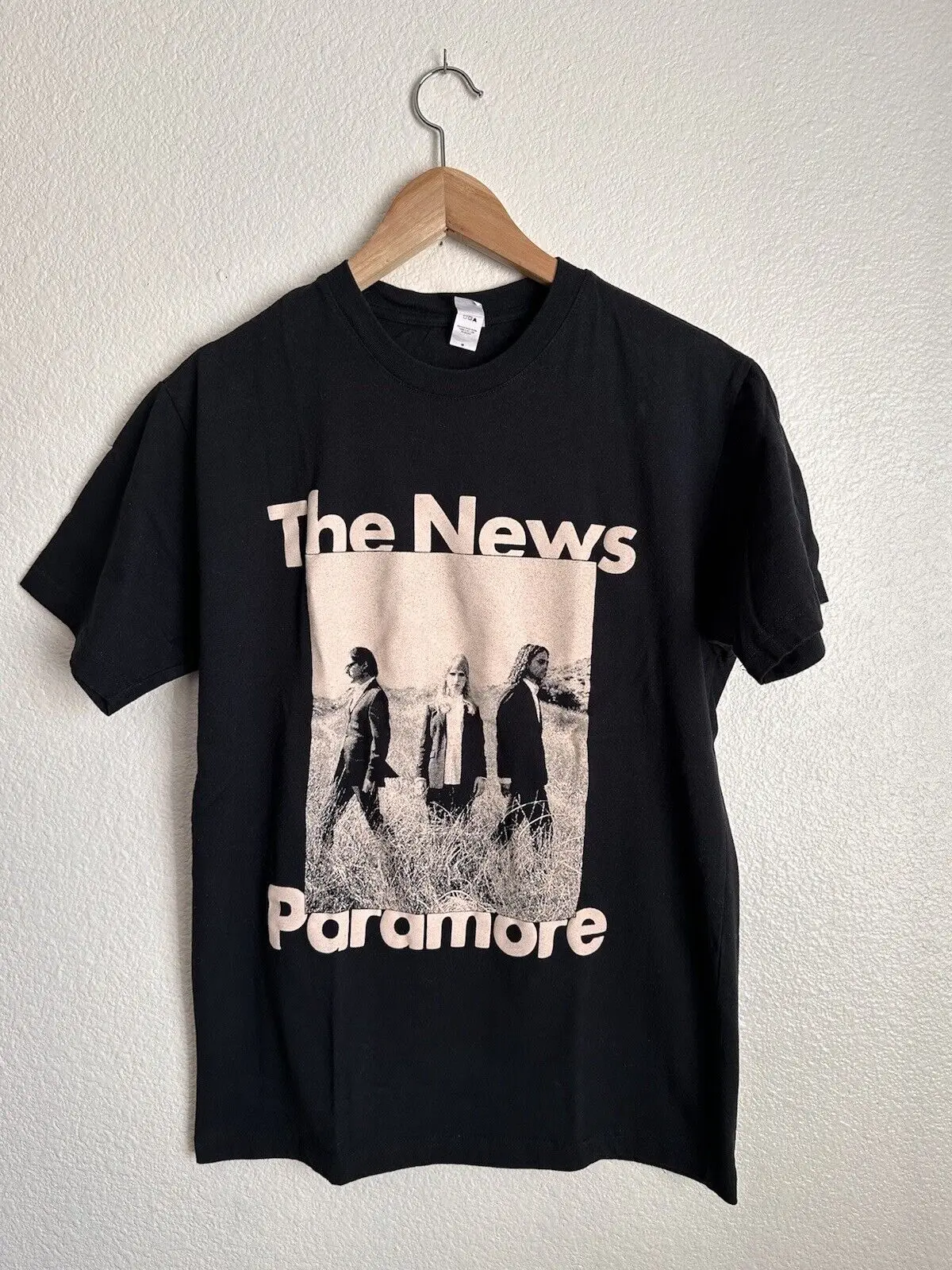 The News Paramore tour band shirt size Medium M long or short sleeves ...