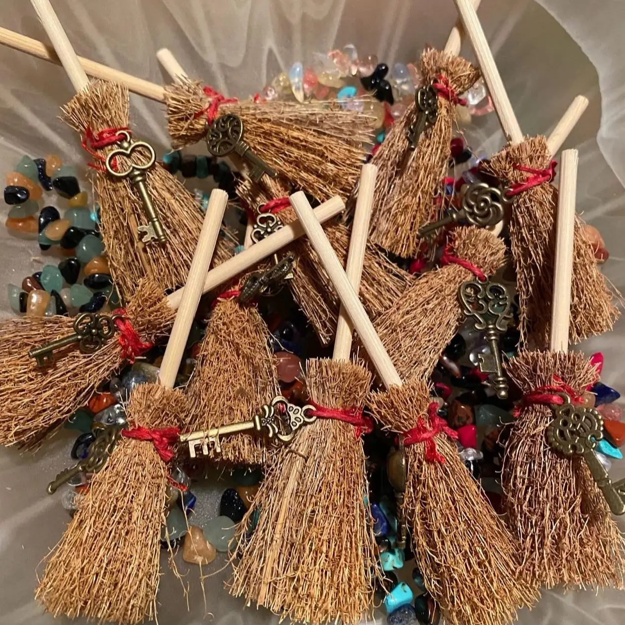 Mini-escoba-de-paja-de-bruja-para-ni-os-10-20-piezas-adornos-colgantes ...