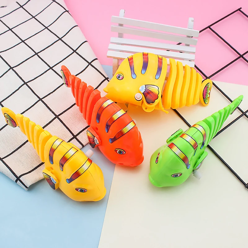 Plastic Wind-Up Wiggle Fish Toys Running Clockwork Classic Toy Newborn ...
