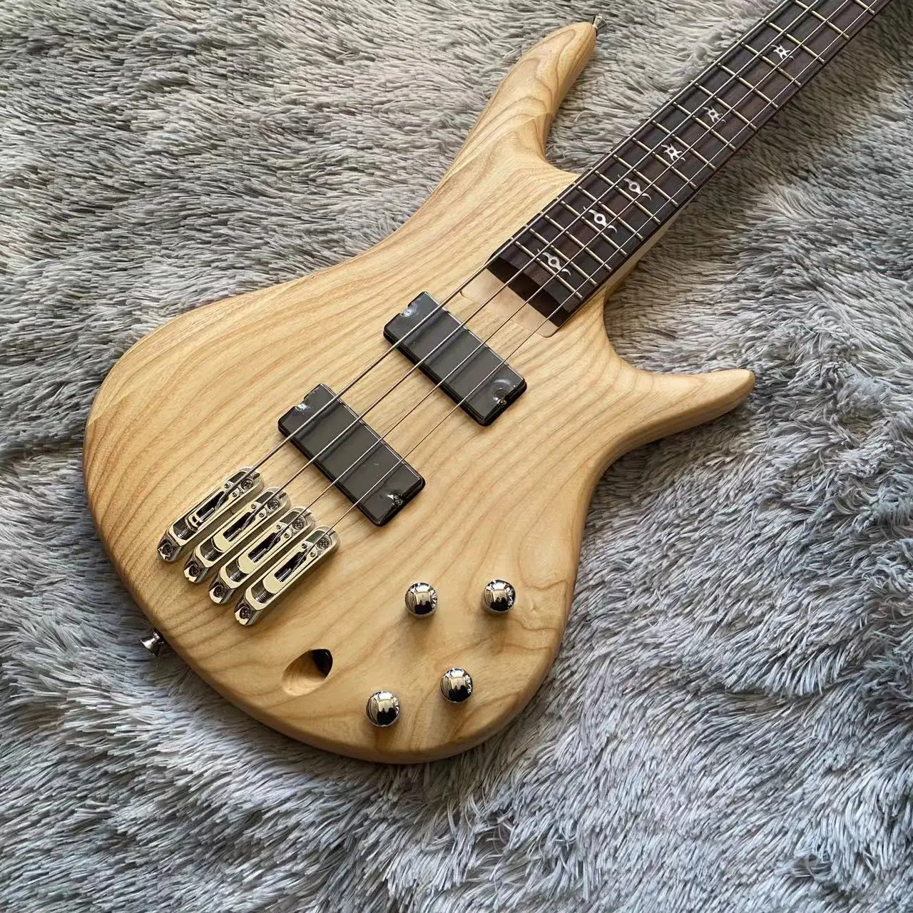 4-string-electric-bass-Rock-bass-4-string-bass-guitar-four-lines ...