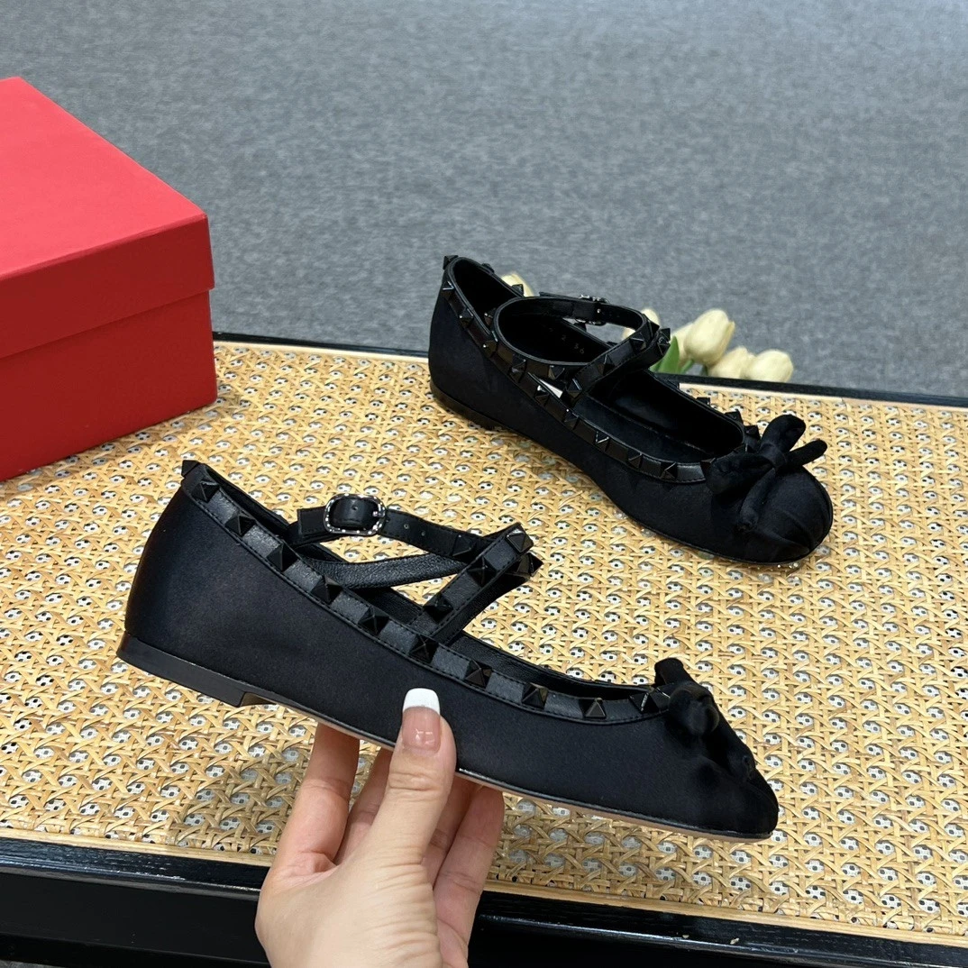Riveted-ballet-shoes-classic-fashion-version-sweet-and-touching-single ...