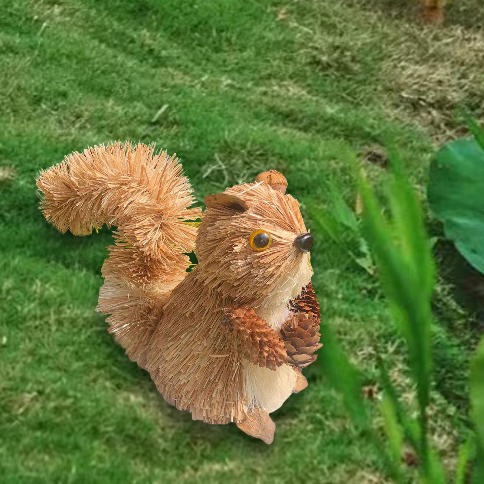 Straw Squirrel Figurine Garden Statue Patio Decoration Pond Animal ...