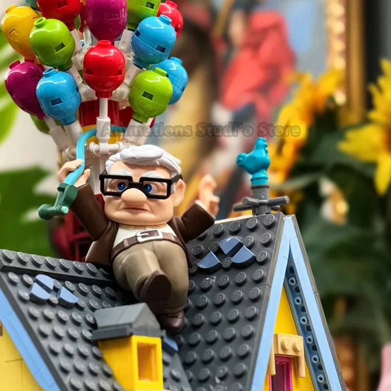 POP-MART-Disney-Cane-Frederiskson-Up-Carl-Action-Figure-Toys-Pixar-UP ...