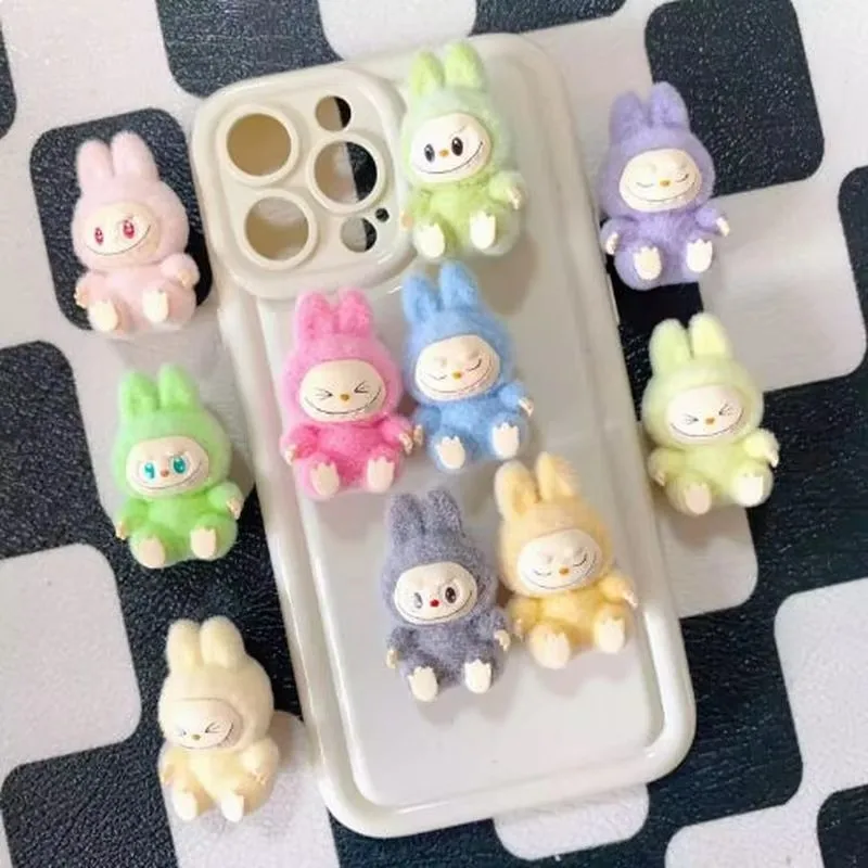 Nuevo Mini Labubu Muñeca en postura sentada Labubu Set Lindo Modelo de ...