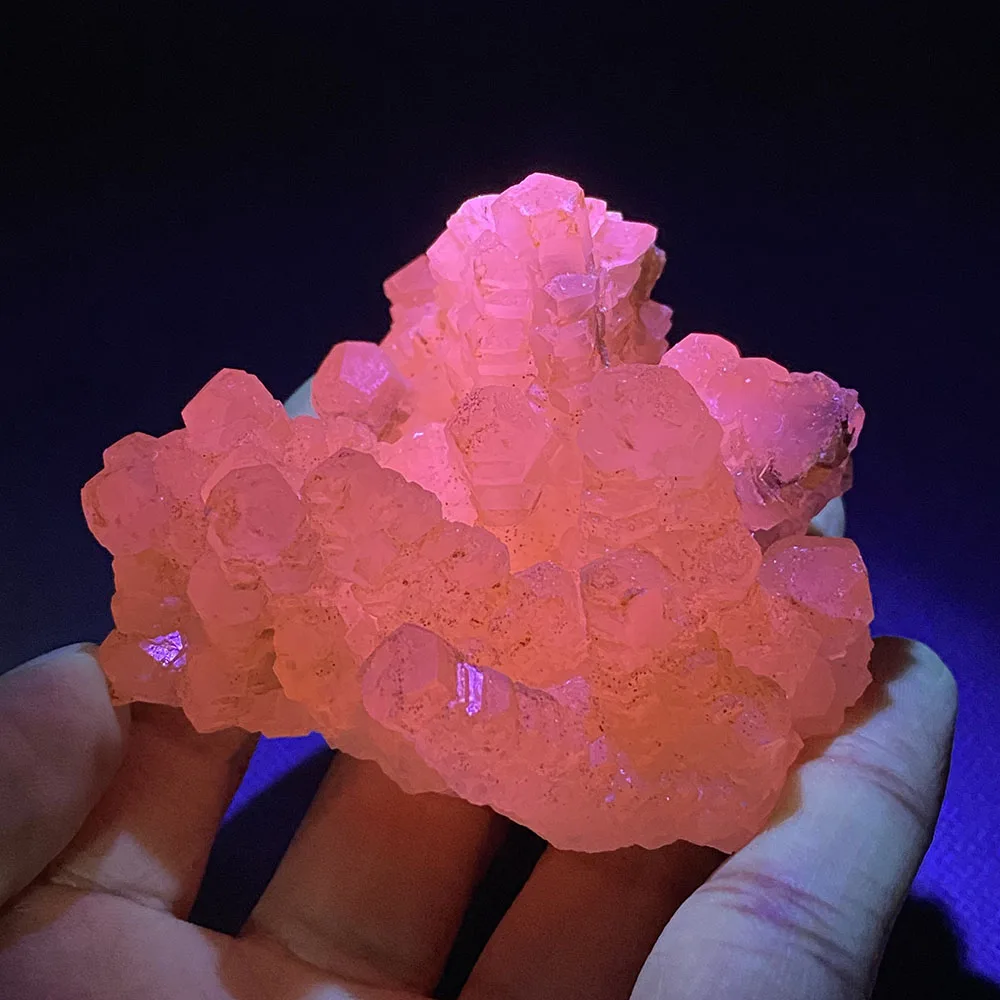 100-natural-tower-shaped-calcite-with-fluorescence-ore-rough-specimen ...