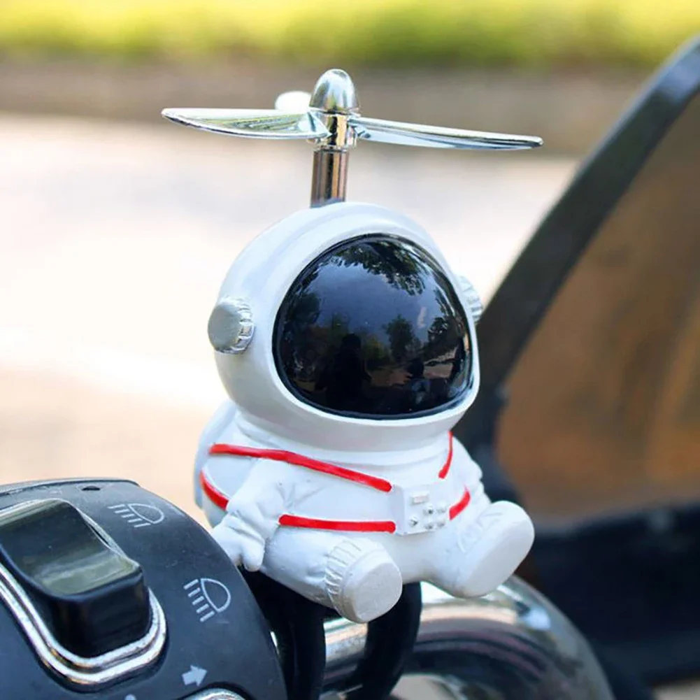 Creative-Car-Cute-Wind-breaking-Astronaut-Cool-Spaceman-with-Airscrew ...