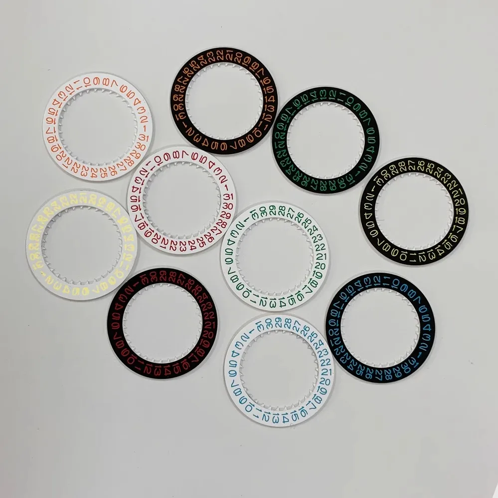 The-NH35-calibre-has-a-date-dial-a-black-and-white-color-date-disc-no ...