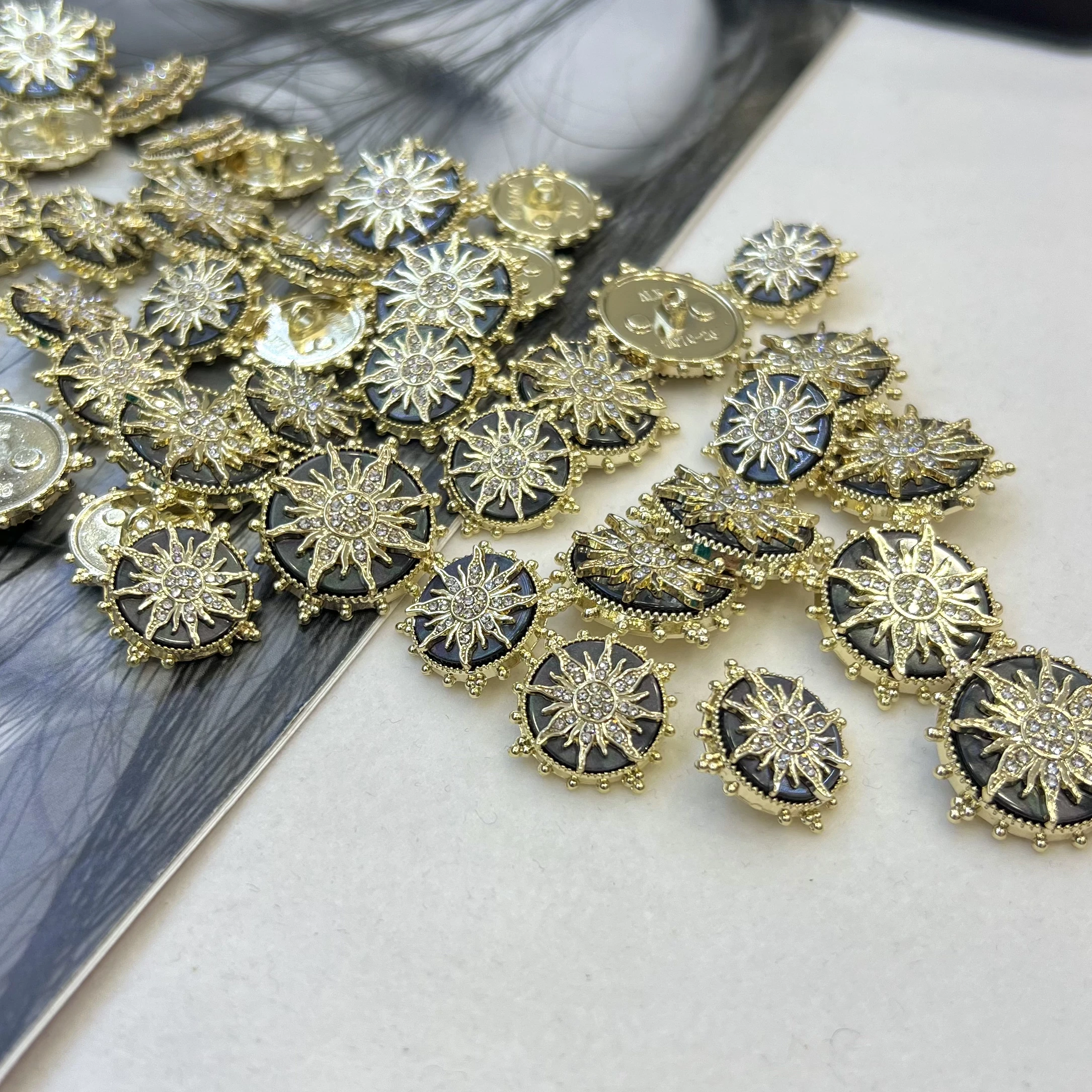 Luxury-Metal-Buttons-Gold-Settings-For-Clothing-Coat-Cuff-Decoration ...