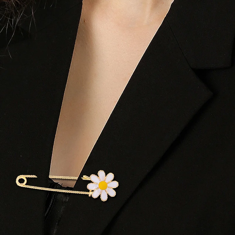 6-8CM-Trend-Big-White-Daisy-Clothing-Brooches-for-Women-Lapel-Safety ...