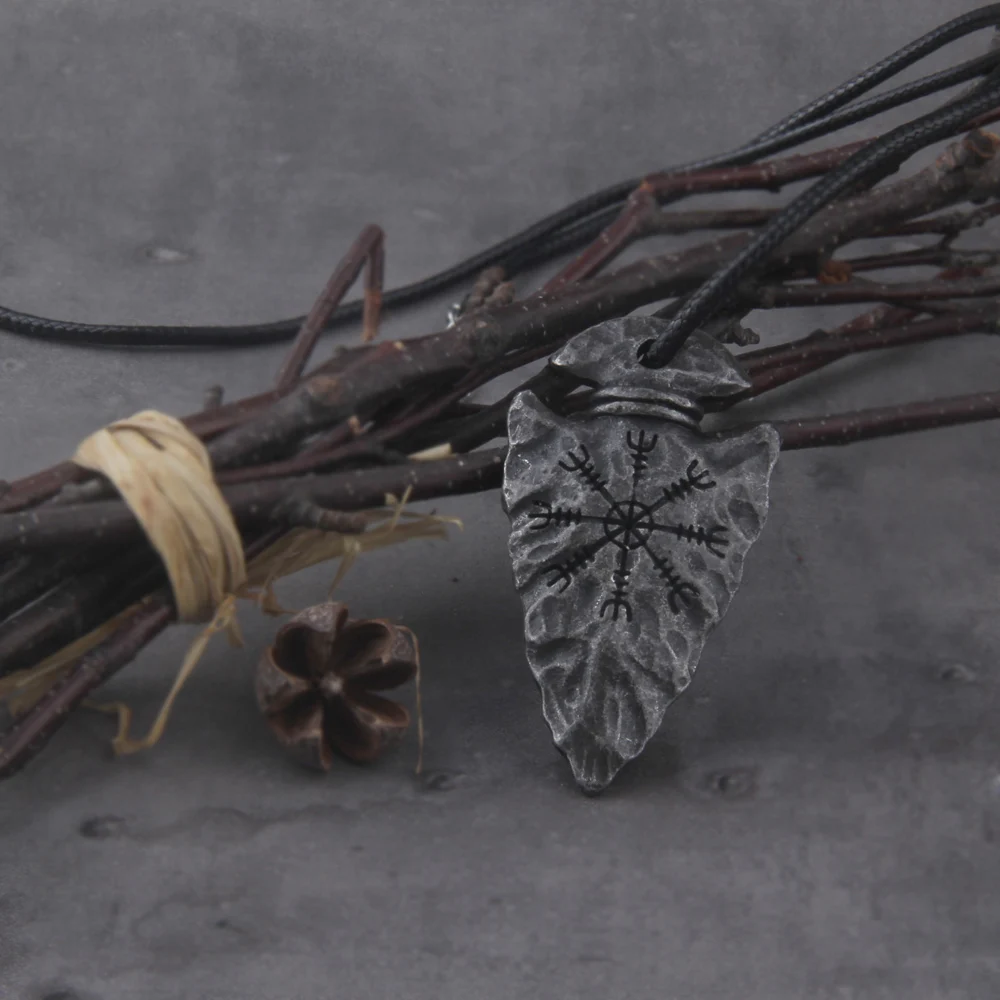 Europe-and-America-Vintage-Viking-Triangle-Rune-Compass-Pendant ...