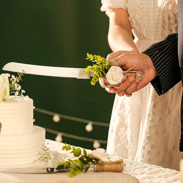 Best knife to cut wedding cake | Beachweddingtips.com