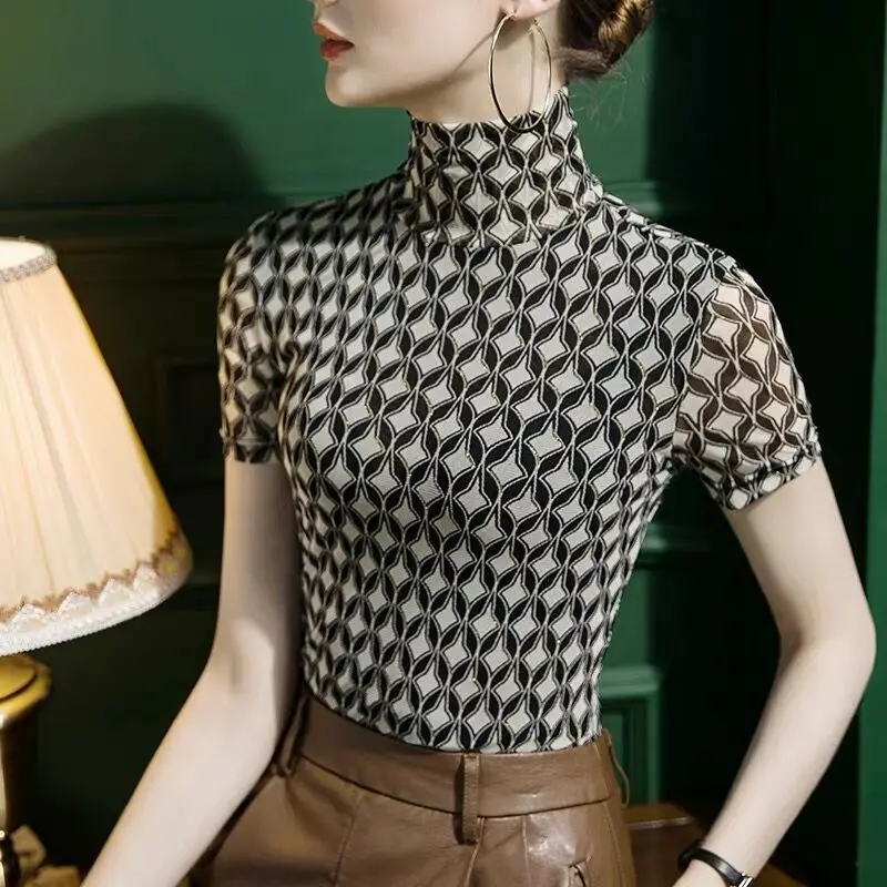 Camiseta-de-gaze-xadrez-de-gola-alta-feminina-manga-curta-slim-fit ...
