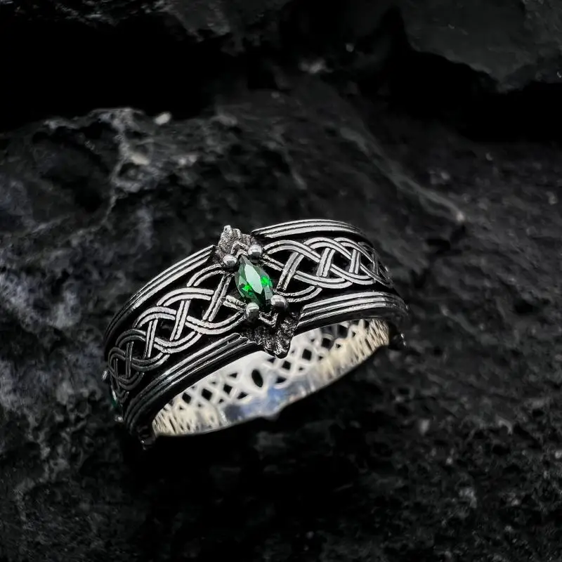 Vintage Green Zircon Inlaid Celtic Knot Witch Knot Ring for Men Women ...