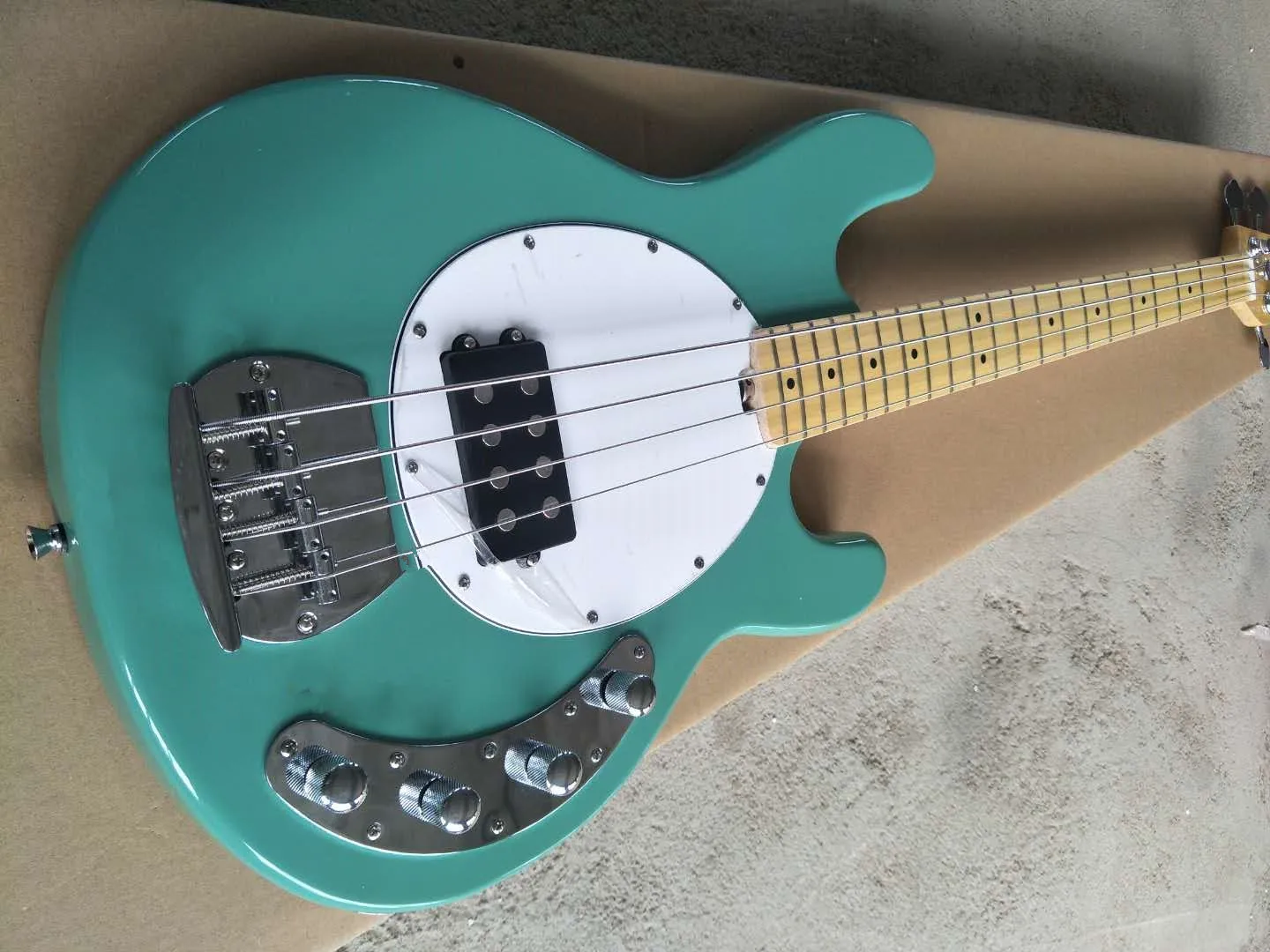 The-best-price-for-a-4-string-active-pickup-light-green-electric-bass ...