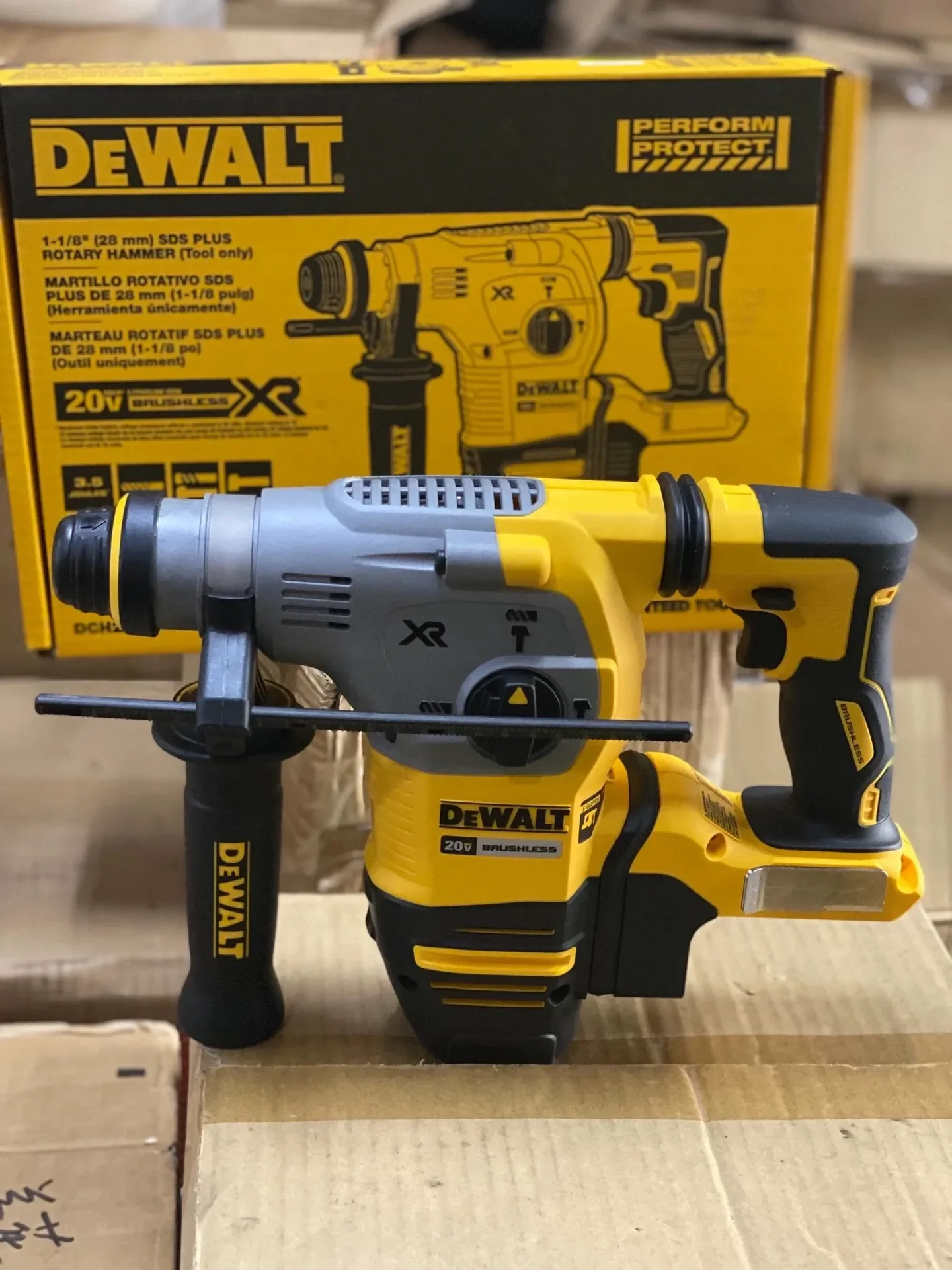 DEWALT-20V-XR-1-1-8-SDS-PLUS-L.jpg